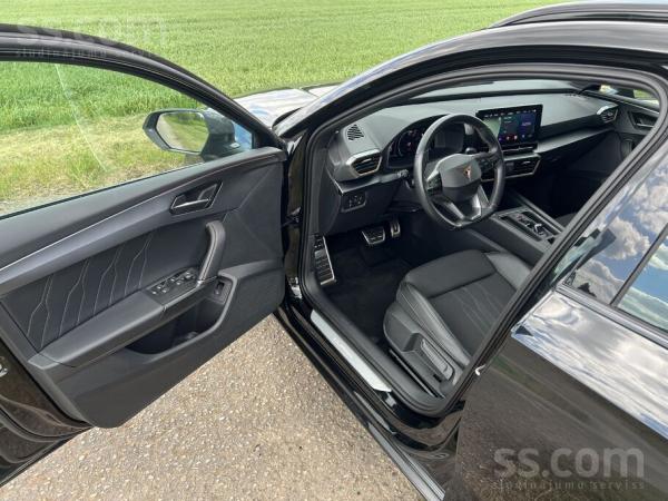Black Cupra Leon 2022 in Riga, with an engine capacity of 1.40 L and mileage of 138 thousand km for 20990 €, photo 6 on AUTOMOTO.COM.LV