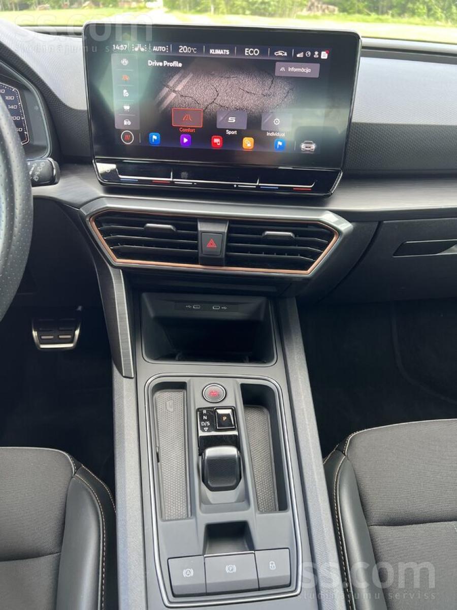 Black Cupra Leon 2022 in Riga, with an engine capacity of 1.40 L and mileage of 138 thousand km for 20990 €, photo 12 on AUTOMOTO.COM.LV