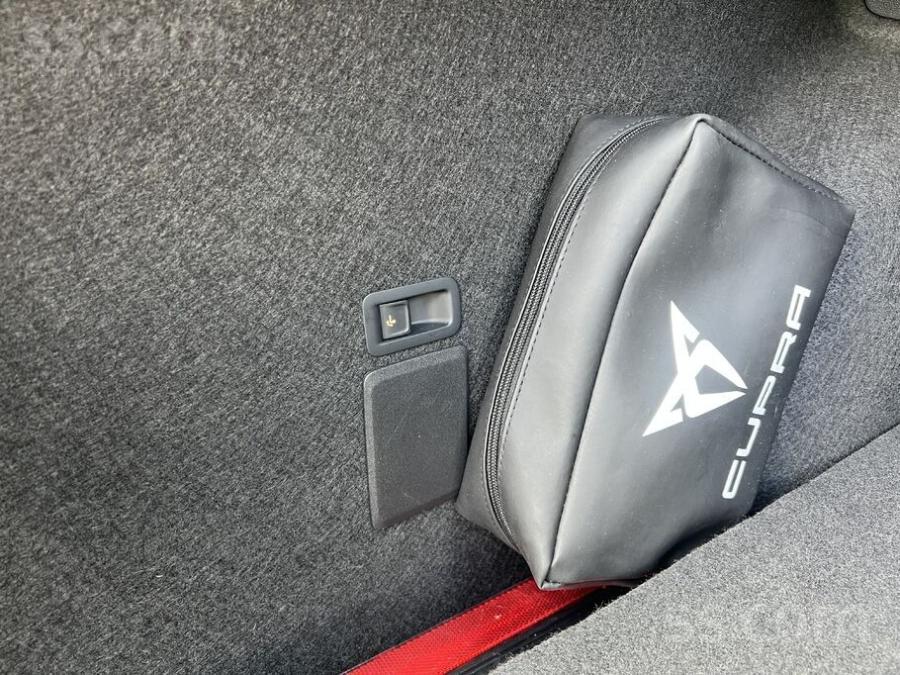 Black Cupra Leon 2022 in Riga, with an engine capacity of 1.40 L and mileage of 138 thousand km for 20990 €, photo 15 on AUTOMOTO.COM.LV