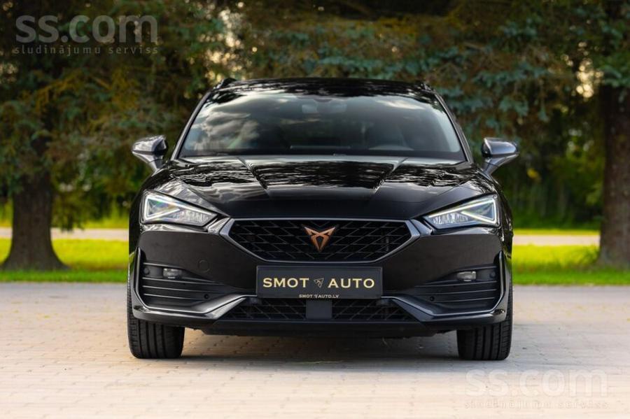 Black Cupra Leon 2022 in Jelgava, with an engine capacity of 1.40 L and mileage of 0 thousand km for 21000 €, photo 3 on AUTOMOTO.COM.LV