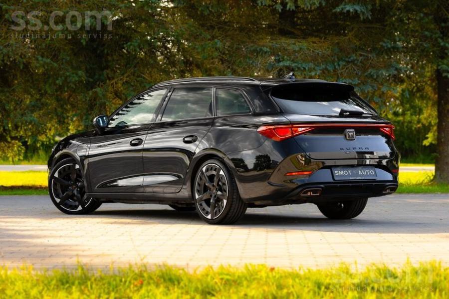 Black Cupra Leon 2022 in Jelgava, with an engine capacity of 1.40 L and mileage of 0 thousand km for 21000 €, photo 5 on AUTOMOTO.COM.LV