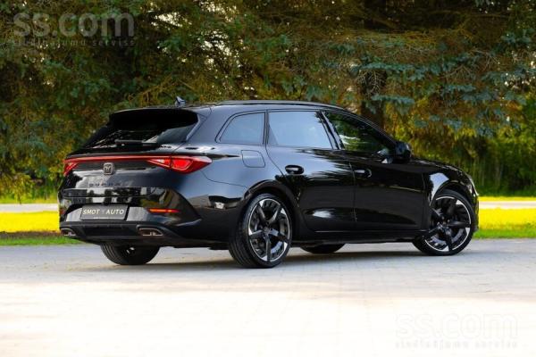 Black Cupra Leon 2022 in Jelgava, with an engine capacity of 1.40 L and mileage of 0 thousand km for 21000 €, photo 6 on AUTOMOTO.COM.LV
