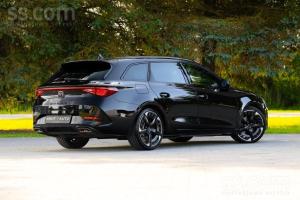 Black Cupra Leon 2022 in Jelgava, with an engine capacity of 1.40 L and mileage of 0 thousand km for 21000 €, photo 7 on AUTOMOTO.COM.LV