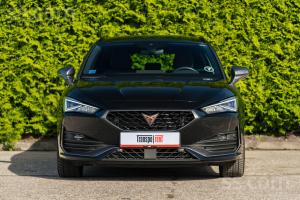 Black Cupra Leon 2023 in Riga, with an engine capacity of 1.50 L and mileage of 73 thousand km for 21950 €, photo 3 on AUTOMOTO.COM.LV