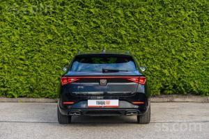 Black Cupra Leon 2023 in Riga, with an engine capacity of 1.50 L and mileage of 73 thousand km for 21950 €, photo 7 on AUTOMOTO.COM.LV