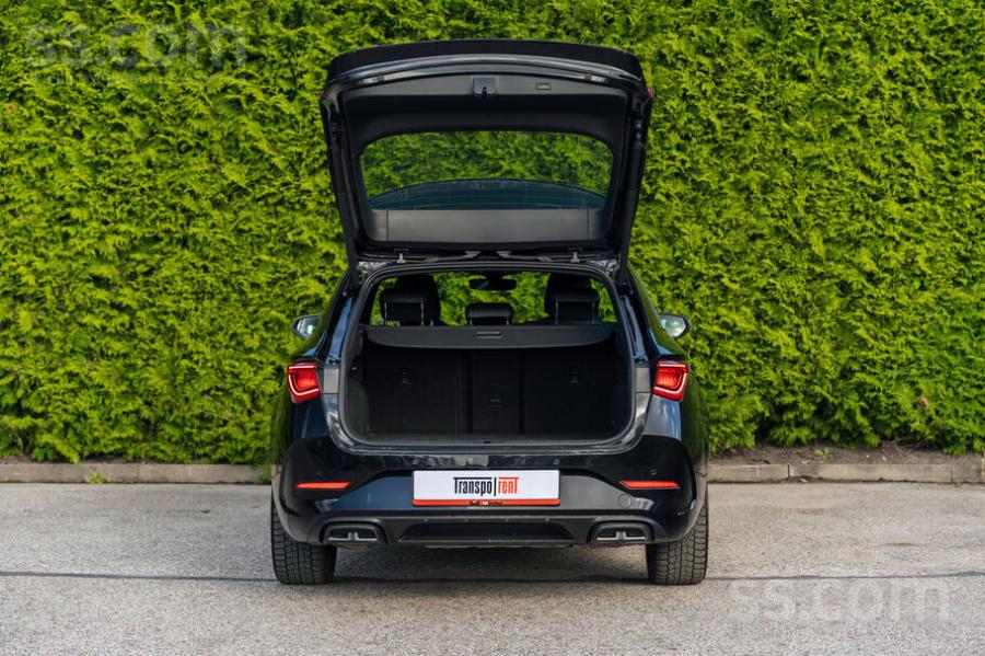 Black Cupra Leon 2023 in Riga, with an engine capacity of 1.50 L and mileage of 73 thousand km for 21950 €, photo 8 on AUTOMOTO.COM.LV
