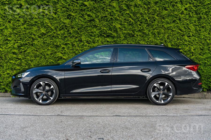 Black Cupra Leon 2023 in Riga, with an engine capacity of 1.50 L and mileage of 73 thousand km for 21950 €, photo 10 on AUTOMOTO.COM.LV