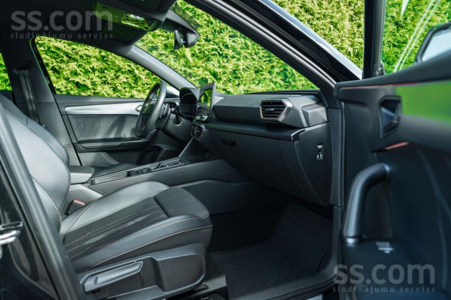 Black Cupra Leon 2023 in Riga, with an engine capacity of 1.50 L and mileage of 73 thousand km for 21950 €, photo 13 on AUTOMOTO.COM.LV