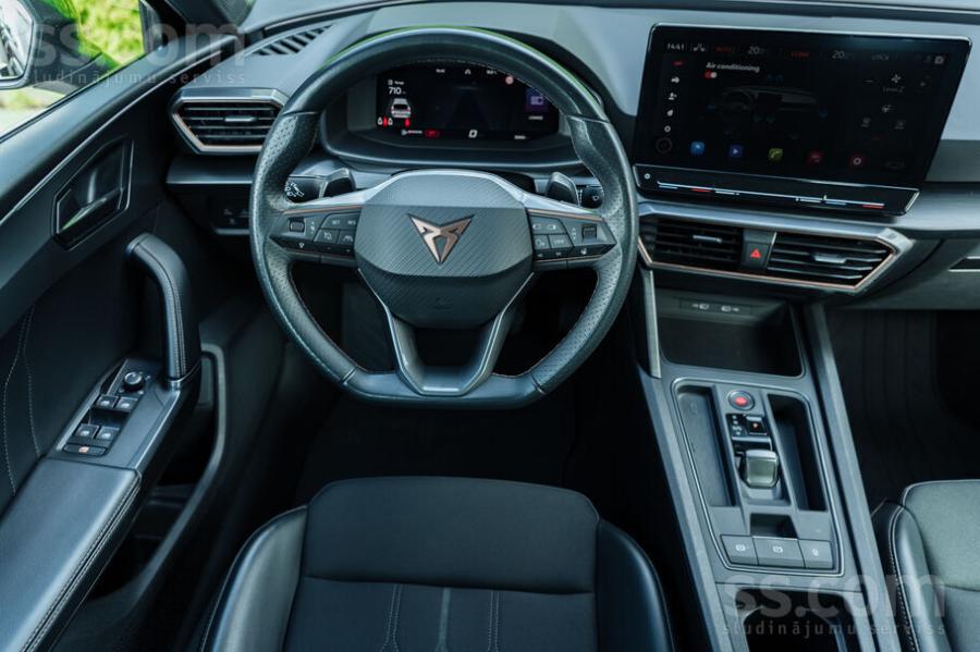 Black Cupra Leon 2023 in Riga, with an engine capacity of 1.50 L and mileage of 73 thousand km for 21950 €, photo 17 on AUTOMOTO.COM.LV