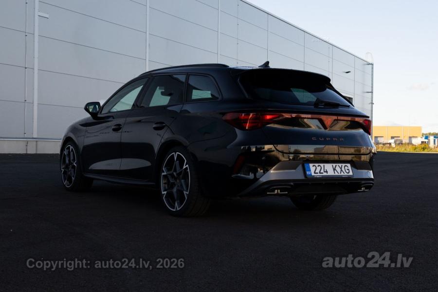 Черный Cupra Leon 2024 в Таллин, объемом двигателя 1.50 л и пробегом 51 тыс. км за 31499 €, фото 4 на AUTOMOTO.COM.LV