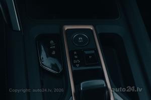 Черный Cupra Leon 2024 в Таллин, объемом двигателя 1.50 л и пробегом 51 тыс. км за 31499 €, фото 17 на AUTOMOTO.COM.LV