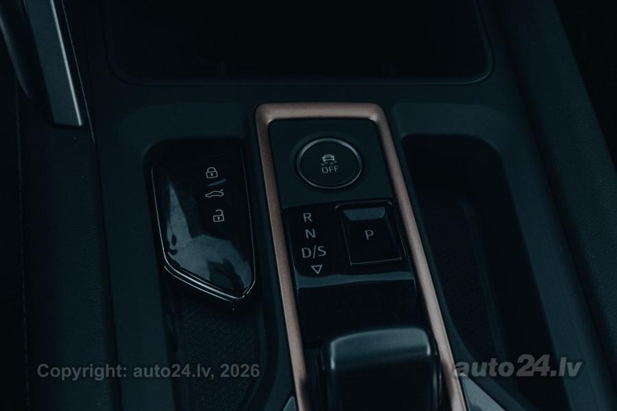 Черный Cupra Leon 2024 в Таллин, объемом двигателя 1.50 л и пробегом 51 тыс. км за 31499 €, фото 17 на AUTOMOTO.COM.LV