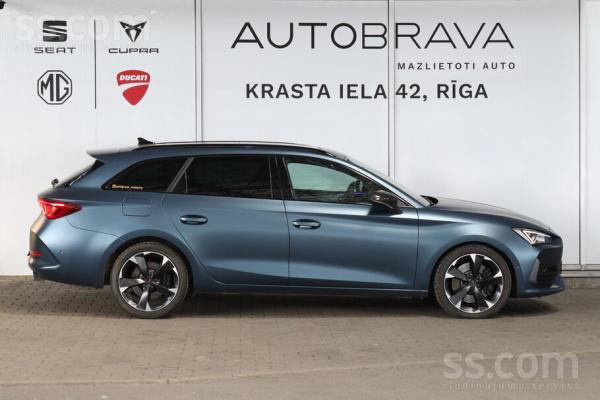 Синий Cupra Leon 2023 в Рига, объемом двигателя 2.00 л и пробегом 77 тыс. км за 24990 €, фото 5 на AUTOMOTO.COM.LV