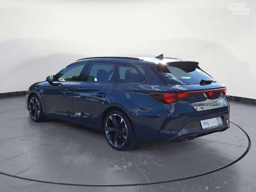 Zils Cupra Leon 2024 Kauņa, ar dzinēja tilpumu 2.00 L un nobraukumu 26 tūkst. km par 33167 €, foto 4 vietnē AUTOMOTO.COM.LV