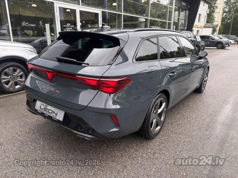Zils Cupra Leon 2026 Tartu, ar dzinēja tilpumu 2.00 L un nobraukumu 0 tūkst. km par 32837 €, foto 5 vietnē AUTOMOTO.COM.LV