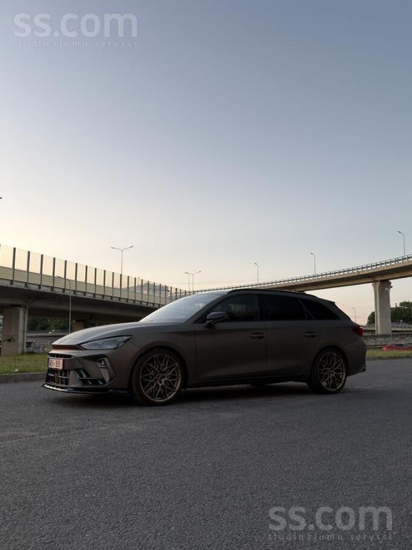Коричневый Cupra Leon 2024 в Рига, объемом двигателя 2.00 л и пробегом 29 тыс. км за 35500 €, фото 2 на AUTOMOTO.COM.LV