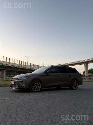 Brūns Cupra Leon 2024 Rīga, ar dzinēja tilpumu 2.00 L un nobraukumu 29 tūkst. km par 35500 €, foto 3 vietnē AUTOMOTO.COM.LV