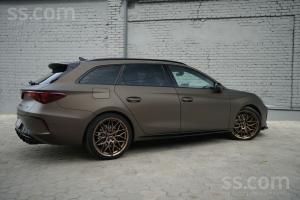 Brown Cupra Leon 2024 in Riga, with an engine capacity of 2.00 L and mileage of 29 thousand km for 34900 €, photo 4 on AUTOMOTO.COM.LV