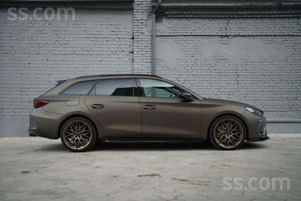 Brown Cupra Leon 2024 in Riga, with an engine capacity of 2.00 L and mileage of 29 thousand km for 34900 €, photo 5 on AUTOMOTO.COM.LV