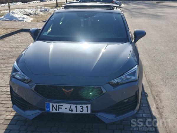 Серый Cupra Leon 2022 в Резекне, объемом двигателя 2.00 л и пробегом 24 тыс. км за 26700 €, фото 1 на AUTOMOTO.COM.LV