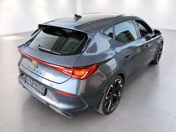 Серый Cupra Leon 2022 в Вильнюс, объемом двигателя 1.40 л и пробегом 131 тыс. км за 18500 €, фото 3 на AUTOMOTO.COM.LV