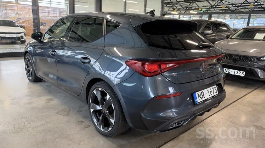 Pelēks Cupra Leon 2023 Rīga, ar dzinēja tilpumu 2.00 L un nobraukumu 55 tūkst. km par 21900 €, foto 4 vietnē AUTOMOTO.COM.LV