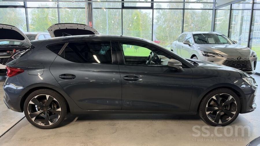 Pelēks Cupra Leon 2023 Rīga, ar dzinēja tilpumu 2.00 L un nobraukumu 55 tūkst. km par 21900 €, foto 7 vietnē AUTOMOTO.COM.LV