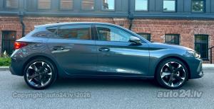 Grey Cupra Leon 2025 in Tallinn, with an engine capacity of 2.00 L and mileage of 15 thousand km for 26900 €, photo 6 on AUTOMOTO.COM.LV