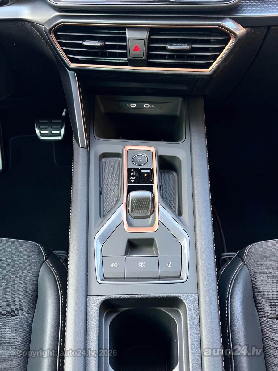 Grey Cupra Leon 2025 in Tallinn, with an engine capacity of 2.00 L and mileage of 15 thousand km for 26900 €, photo 25 on AUTOMOTO.COM.LV