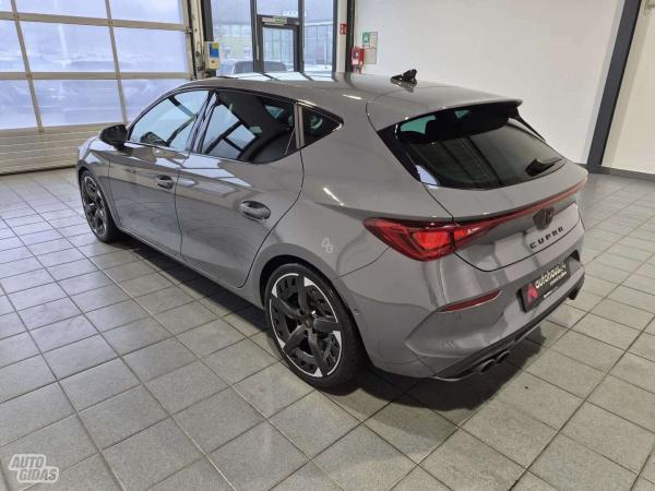 Pelēks Cupra Leon 2022 Kauņa, ar dzinēja tilpumu 2.00 L un nobraukumu 18 tūkst. km par 33209 €, foto 4 vietnē AUTOMOTO.COM.LV