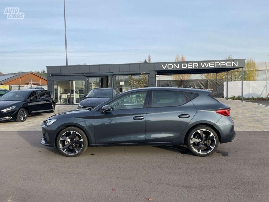 Pelēks Cupra Leon 2024 Kauņa, ar dzinēja tilpumu 1.50 L un nobraukumu 27 tūkst. km par 30548 €, foto 2 vietnē AUTOMOTO.COM.LV