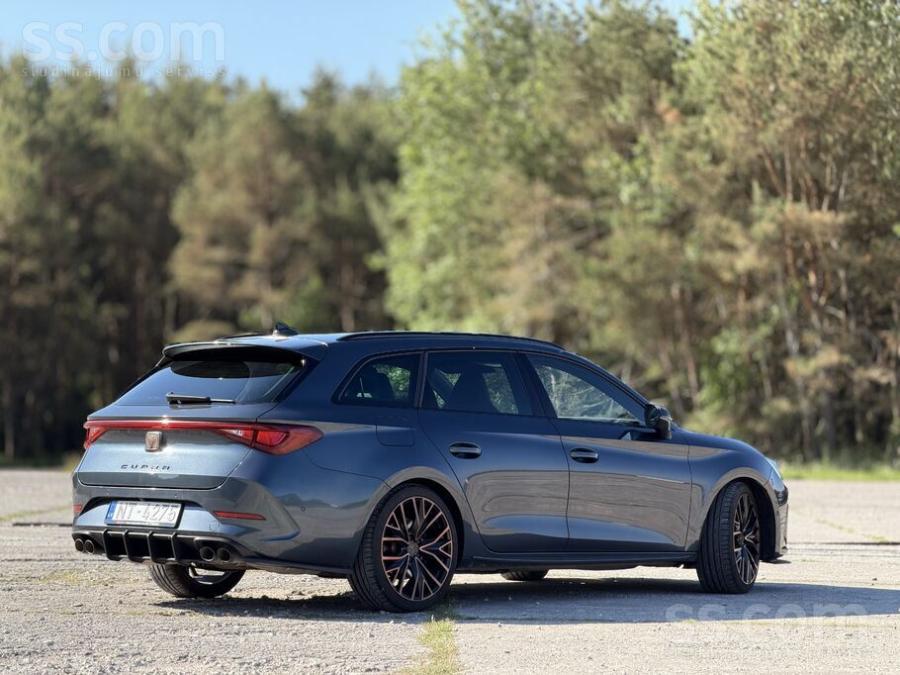 Серый Cupra Leon 2022 в Лиепая, объемом двигателя 2.00 л и пробегом 48 тыс. км за 28500 €, фото 6 на AUTOMOTO.COM.LV