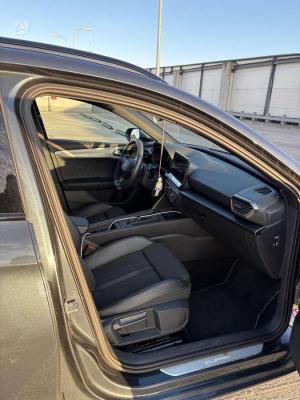 Grey Cupra Leon 2022 in Kaunas, with an engine capacity of 1.98 L and mileage of 59 thousand km for 23500 €, photo 7 on AUTOMOTO.COM.LV