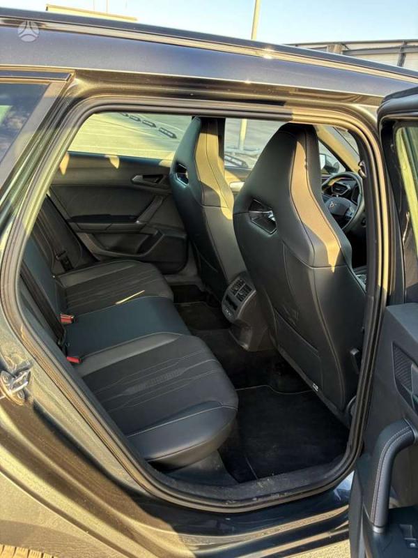 Grey Cupra Leon 2022 in Kaunas, with an engine capacity of 1.98 L and mileage of 59 thousand km for 23500 €, photo 8 on AUTOMOTO.COM.LV