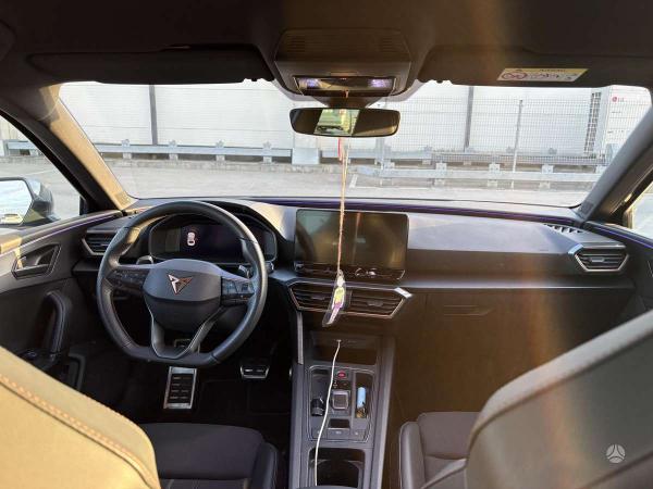 Grey Cupra Leon 2022 in Kaunas, with an engine capacity of 1.98 L and mileage of 59 thousand km for 23500 €, photo 9 on AUTOMOTO.COM.LV