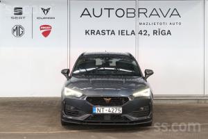 Grey Cupra Leon 2022 in Riga, with an engine capacity of 2.00 L and mileage of 51 thousand km for 26990 €, photo 3 on AUTOMOTO.COM.LV