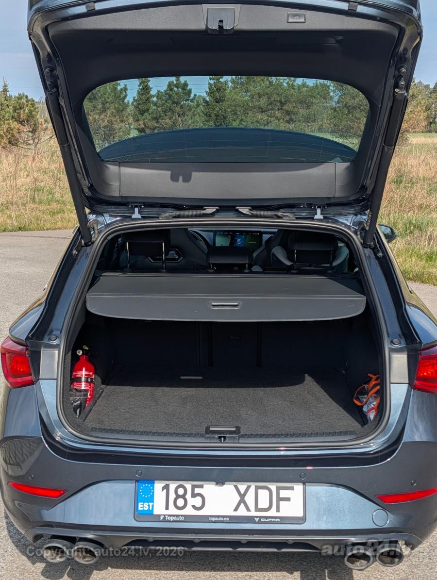 Grey Cupra Leon 2023 in Tallinn, with an engine capacity of 2.00 L and mileage of 55 thousand km for 28950 €, photo 7 on AUTOMOTO.COM.LV