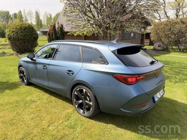 Grey Cupra Leon 2023 in Ogre, with an engine capacity of 2.00 L and mileage of 760 thousand km for 24960 €, photo 4 on AUTOMOTO.COM.LV