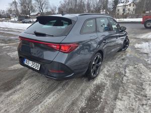 Grey Cupra Leon 2023 in Riga, with an engine capacity of 1.50 L and mileage of 41 thousand km for 23700 €, photo 5 on AUTOMOTO.COM.LV