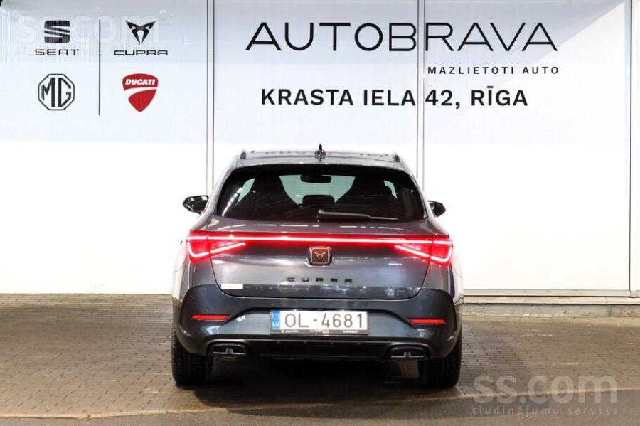 Серый Cupra Leon 2023 в Рига, объемом двигателя 1.50 л и пробегом 30 тыс. км за 24990 €, фото 8 на AUTOMOTO.COM.LV