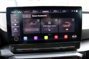 Серый Cupra Leon 2023 в Рига, объемом двигателя 1.50 л и пробегом 30 тыс. км за 24990 €, фото 18 на AUTOMOTO.COM.LV
