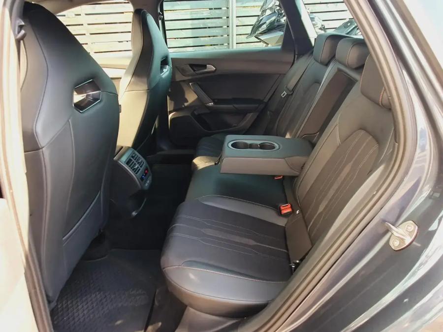 Pelēks Cupra Leon 2023 Tukums, ar dzinēja tilpumu 2.00 L un nobraukumu 42 tūkst. km par 27900 €, foto 9 vietnē AUTOMOTO.COM.LV