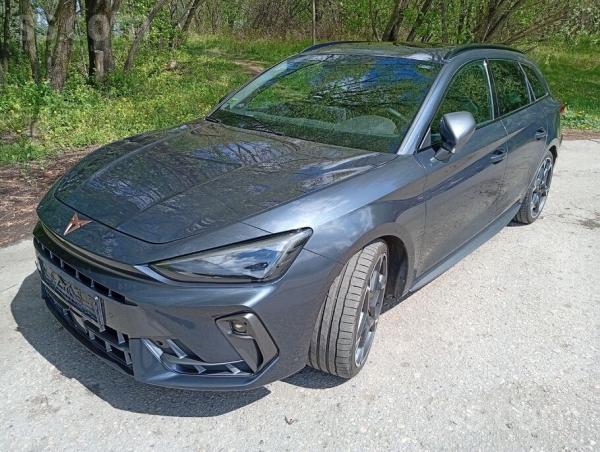 Pelēks Cupra Leon 2024 Rīga, ar dzinēja tilpumu 1.50 L un nobraukumu 46 tūkst. km par 27000 €, foto 3 vietnē AUTOMOTO.COM.LV