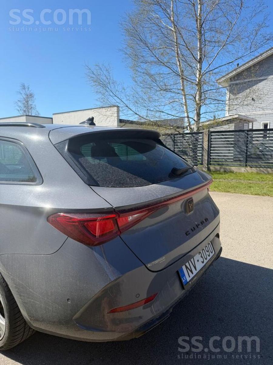 Серый Cupra Leon 2024 в Рига, объемом двигателя 1.50 л и пробегом 26 тыс. км за 29500 €, фото 3 на AUTOMOTO.COM.LV