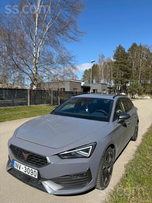 Grey Cupra Leon 2024 in Riga, with an engine capacity of 1.50 L and mileage of 26 thousand km for 29500 €, photo 8 on AUTOMOTO.COM.LV