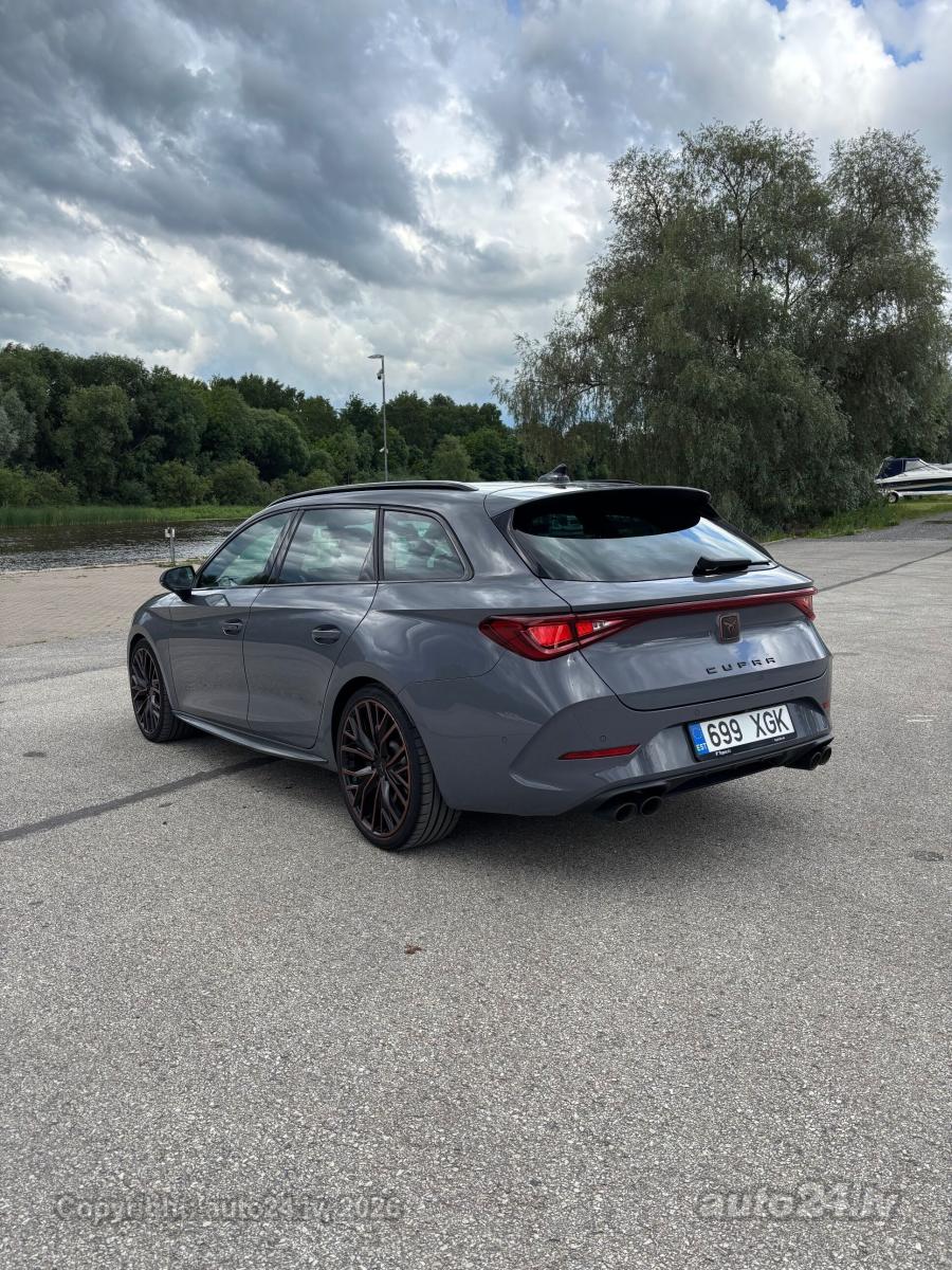 Grey Cupra Leon 2024 in Tallinn, with an engine capacity of 2.00 L and mileage of 33 thousand km for 39900 €, photo 5 on AUTOMOTO.COM.LV