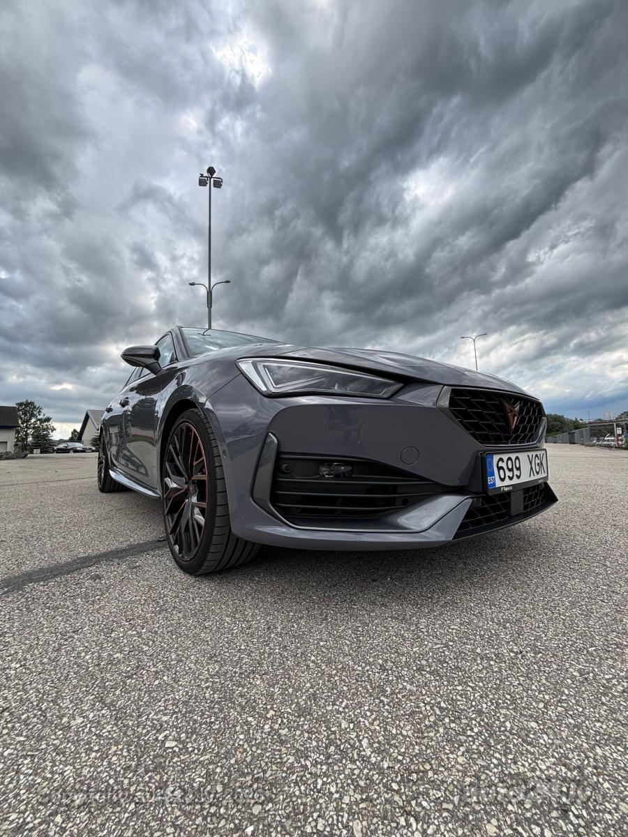 Grey Cupra Leon 2024 in Tallinn, with an engine capacity of 2.00 L and mileage of 33 thousand km for 39900 €, photo 8 on AUTOMOTO.COM.LV
