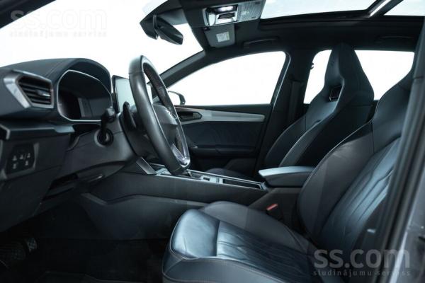 Grey Cupra Leon 2024 in Riga, with an engine capacity of 1.50 L and mileage of 27 thousand km for 26790 €, photo 6 on AUTOMOTO.COM.LV