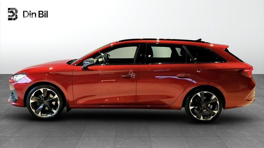 Red Cupra Leon 2023 in Kaunas, with an engine capacity of 0.00 L and mileage of 42 thousand km for 27790 €, photo 2 on AUTOMOTO.COM.LV