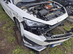 White Cupra Leon 2021 in Raseiniai, with an engine capacity of 1.40 L and mileage of 49 thousand km for 6600 €, photo 6 on AUTOMOTO.COM.LV